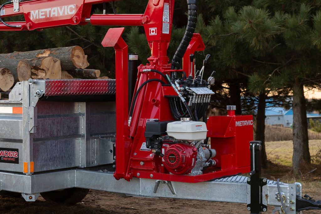 WD714 dump trailer equipped with a log loader - Metavic